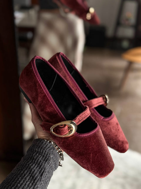 Mary Jane Vino Suede Herraje Dorado – M. Valentina - María Valentina Cancún