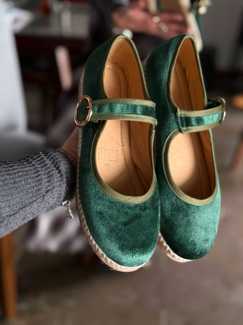 Mary Jane Yute Emerald – M. Valentina - María Valentina Cancún