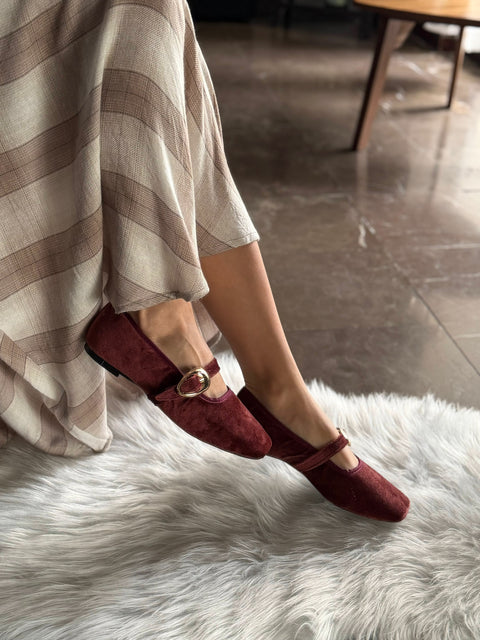 Mary Jane Vino Suede Herraje Dorado – M. Valentina - María Valentina Cancún