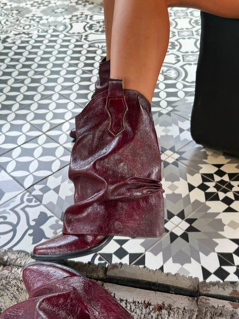 Old Hood Merlot Boots – M. Valentina - María Valentina Cancún